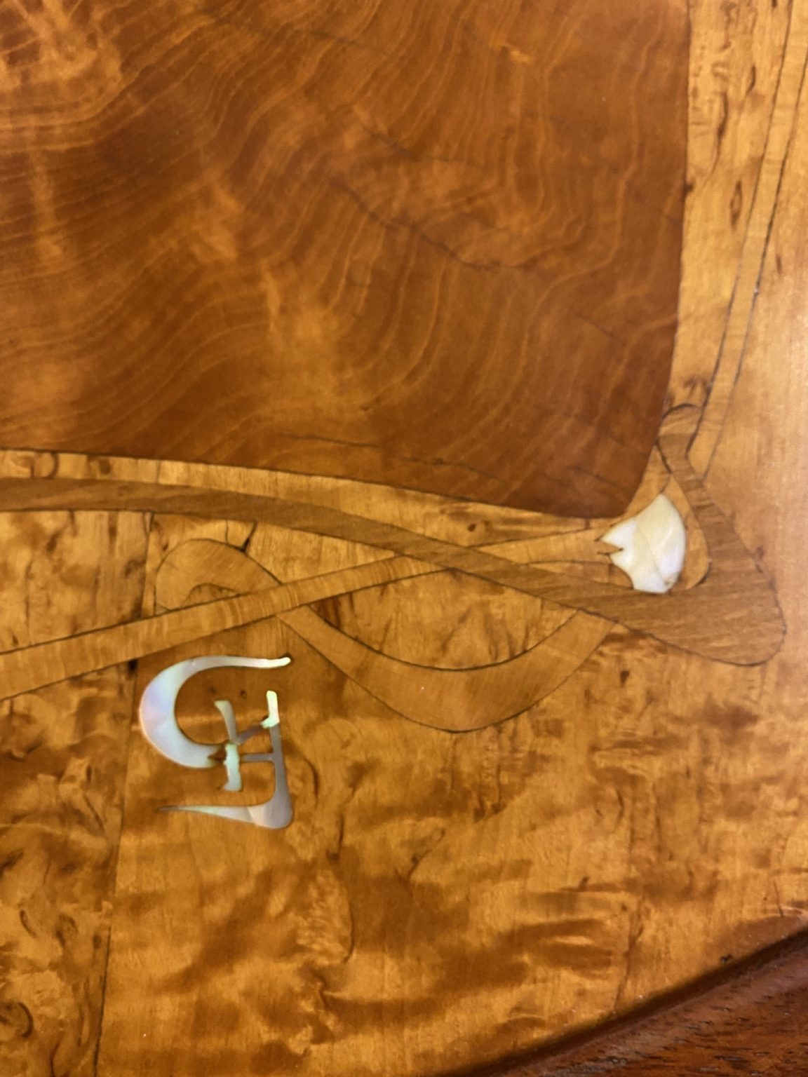 Vente de la table d’Hector Guimard par Sotheby’s le 22 novembre 2022 ...