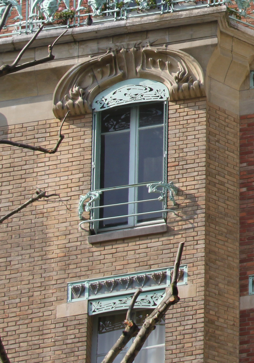 Les décors de linteaux dans l’architecture de Guimard – Le Cercle Guimard